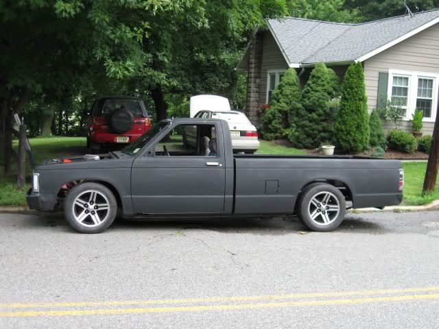 Can we get some slammed V8 guys? | S-10 Forum